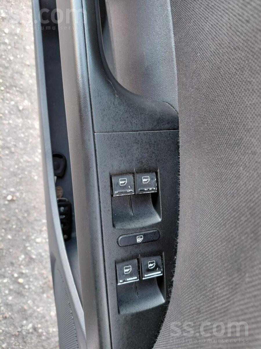 Melns SEAT Leon 2006 Talsi, ar dzinēja tilpumu 1.90 L un nobraukumu 307 tūkst. km par 2200 €, foto 13 vietnē AUTOMOTO.COM.LV