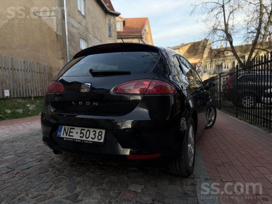 Melns SEAT Leon 2006 Cēsis, ar dzinēja tilpumu 1.90 L un nobraukumu 288 tūkst. km par 1490 €, foto 4 vietnē AUTOMOTO.COM.LV