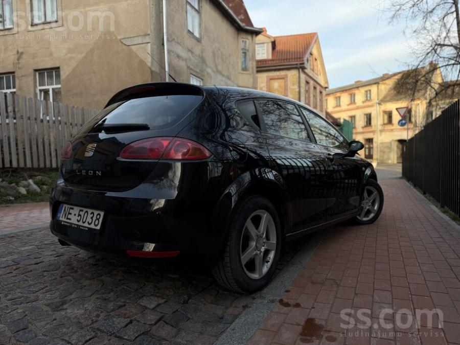 Melns SEAT Leon 2006 Cēsis, ar dzinēja tilpumu 1.90 L un nobraukumu 288 tūkst. km par 1490 €, foto 5 vietnē AUTOMOTO.COM.LV