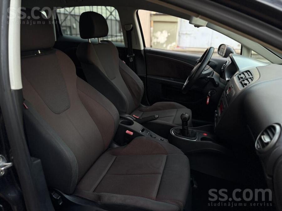 Melns SEAT Leon 2006 Cēsis, ar dzinēja tilpumu 1.90 L un nobraukumu 288 tūkst. km par 1490 €, foto 12 vietnē AUTOMOTO.COM.LV