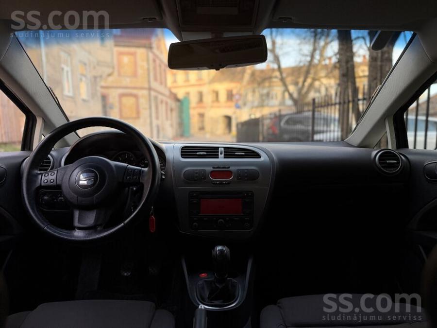 Melns SEAT Leon 2006 Cēsis, ar dzinēja tilpumu 1.90 L un nobraukumu 288 tūkst. km par 1490 €, foto 13 vietnē AUTOMOTO.COM.LV