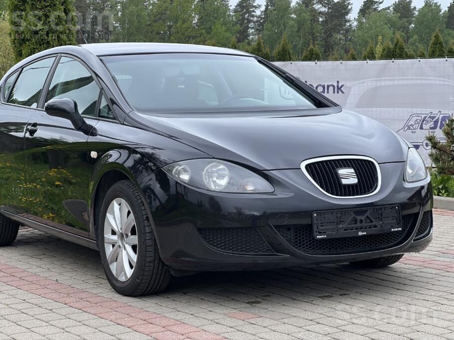 Black SEAT Leon 2006 in Cesis, with an engine capacity of 1.60 L and mileage of 224 thousand km for 3500 €, photo 1 on AUTOMOTO.COM.LV