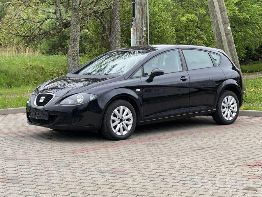 Black SEAT Leon 2006 in Cesis, with an engine capacity of 1.60 L and mileage of 224 thousand km for 3500 €, photo 3 on AUTOMOTO.COM.LV