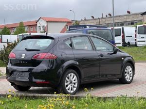 Black SEAT Leon 2006 in Cesis, with an engine capacity of 1.60 L and mileage of 224 thousand km for 3500 €, photo 4 on AUTOMOTO.COM.LV