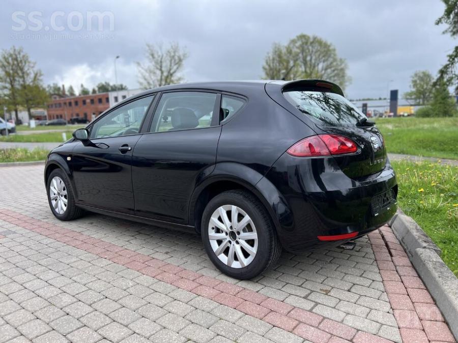 Black SEAT Leon 2006 in Cesis, with an engine capacity of 1.60 L and mileage of 224 thousand km for 3500 €, photo 6 on AUTOMOTO.COM.LV