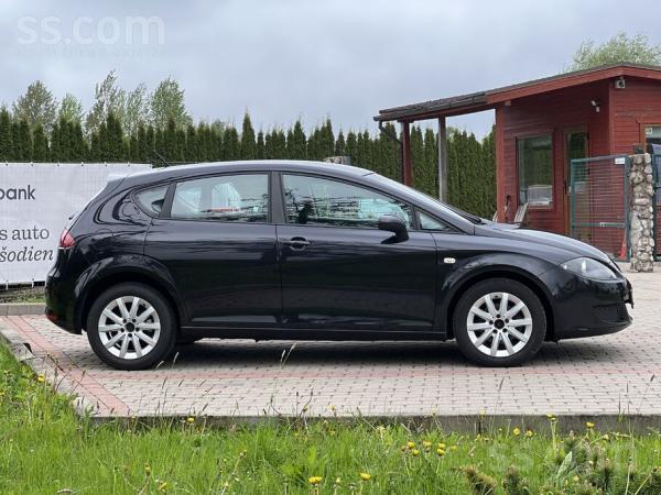 Black SEAT Leon 2006 in Cesis, with an engine capacity of 1.60 L and mileage of 224 thousand km for 3500 €, photo 6 on AUTOMOTO.COM.LV