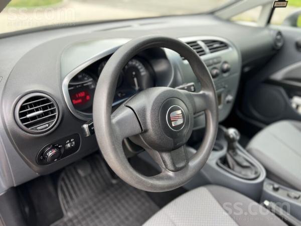Black SEAT Leon 2006 in Cesis, with an engine capacity of 1.60 L and mileage of 224 thousand km for 3500 €, photo 10 on AUTOMOTO.COM.LV