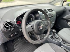 Black SEAT Leon 2006 in Cesis, with an engine capacity of 1.60 L and mileage of 224 thousand km for 3500 €, photo 11 on AUTOMOTO.COM.LV