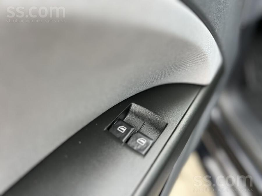 Black SEAT Leon 2006 in Cesis, with an engine capacity of 1.60 L and mileage of 224 thousand km for 3500 €, photo 16 on AUTOMOTO.COM.LV