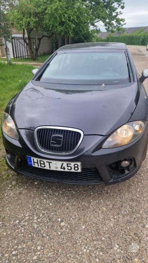 Black SEAT Leon 2006 in Kaunas, with an engine capacity of 1.97 L and mileage of 324 thousand km for 950 €, photo 7 on AUTOMOTO.COM.LV