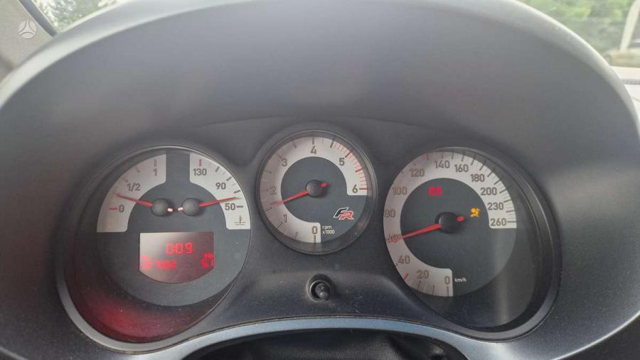 Black SEAT Leon 2006 in Kaunas, with an engine capacity of 1.97 L and mileage of 324 thousand km for 950 €, photo 19 on AUTOMOTO.COM.LV