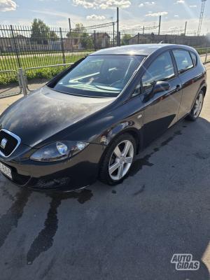 Melns SEAT Leon 2006 Šauļi, ar dzinēja tilpumu 2.00 L un nobraukumu 301 tūkst. km par 1800 €, foto 5 vietnē AUTOMOTO.COM.LV