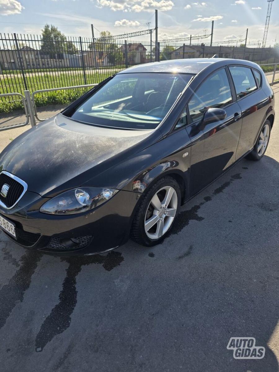 Melns SEAT Leon 2006 Šauļi, ar dzinēja tilpumu 2.00 L un nobraukumu 301 tūkst. km par 1800 €, foto 5 vietnē AUTOMOTO.COM.LV