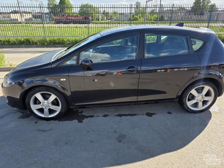 Melns SEAT Leon 2006 Šauļi, ar dzinēja tilpumu 2.00 L un nobraukumu 301 tūkst. km par 1800 €, foto 6 vietnē AUTOMOTO.COM.LV