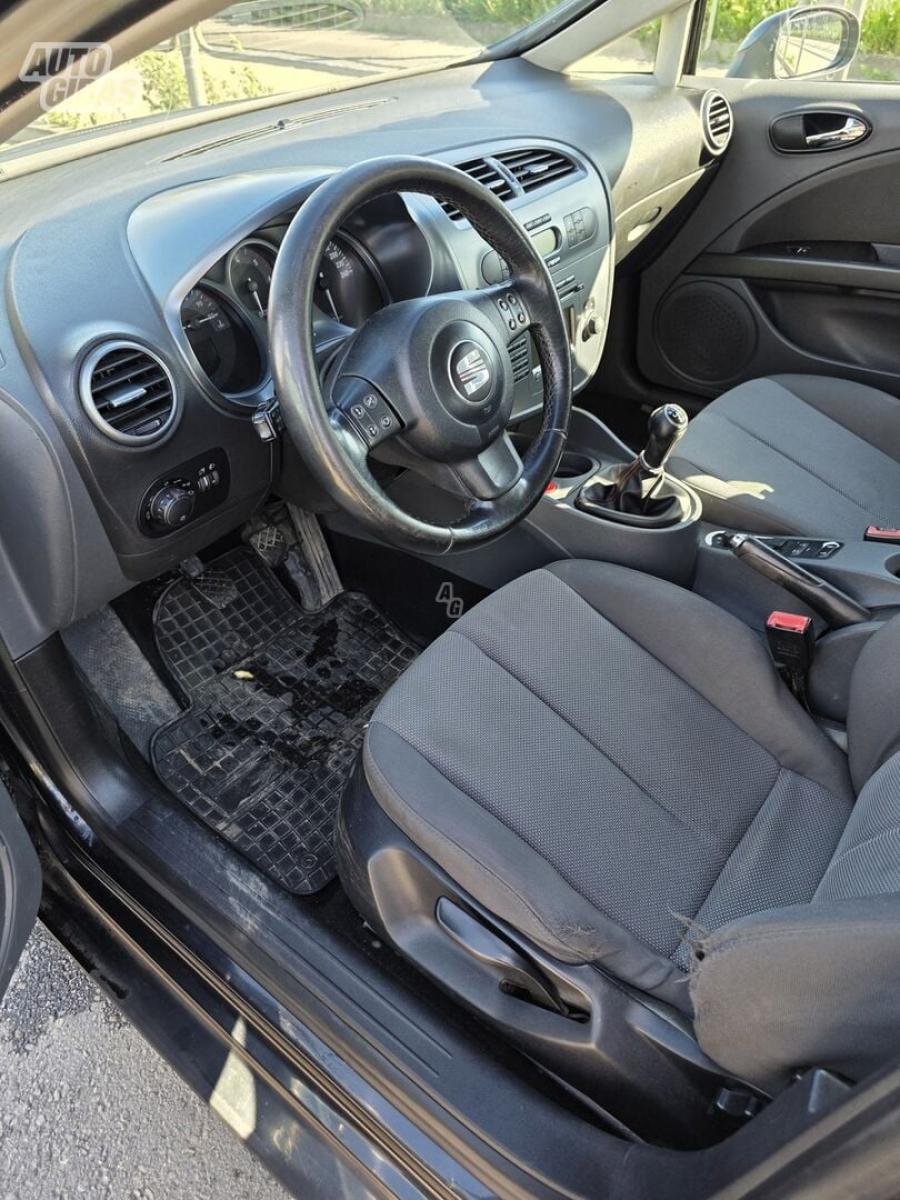 Melns SEAT Leon 2006 Šauļi, ar dzinēja tilpumu 2.00 L un nobraukumu 301 tūkst. km par 1800 €, foto 9 vietnē AUTOMOTO.COM.LV