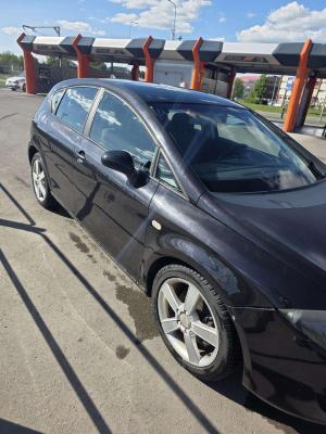 Melns SEAT Leon 2006 Šauļi, ar dzinēja tilpumu 2.00 L un nobraukumu 301 tūkst. km par 1800 €, foto 3 vietnē AUTOMOTO.COM.LV