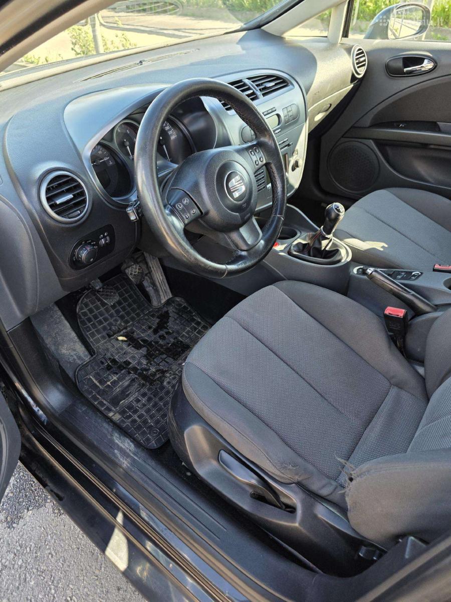 Melns SEAT Leon 2006 Šauļi, ar dzinēja tilpumu 2.00 L un nobraukumu 301 tūkst. km par 1800 €, foto 9 vietnē AUTOMOTO.COM.LV
