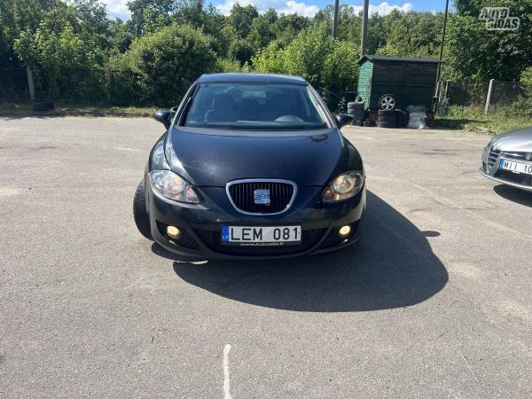Black SEAT Leon 2006 in Siauliai, with an engine capacity of 1.90 L and mileage of 304 thousand km for 999 €, photo 3 on AUTOMOTO.COM.LV