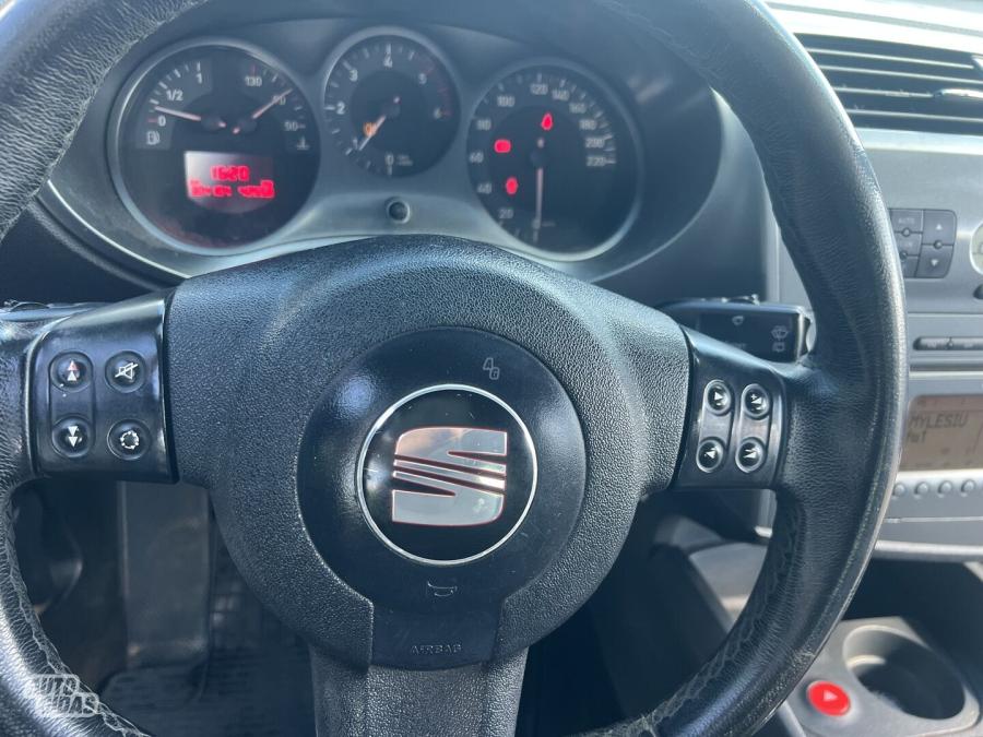 Melns SEAT Leon 2006 Šauļi, ar dzinēja tilpumu 1.90 L un nobraukumu 304 tūkst. km par 999 €, foto 17 vietnē AUTOMOTO.COM.LV