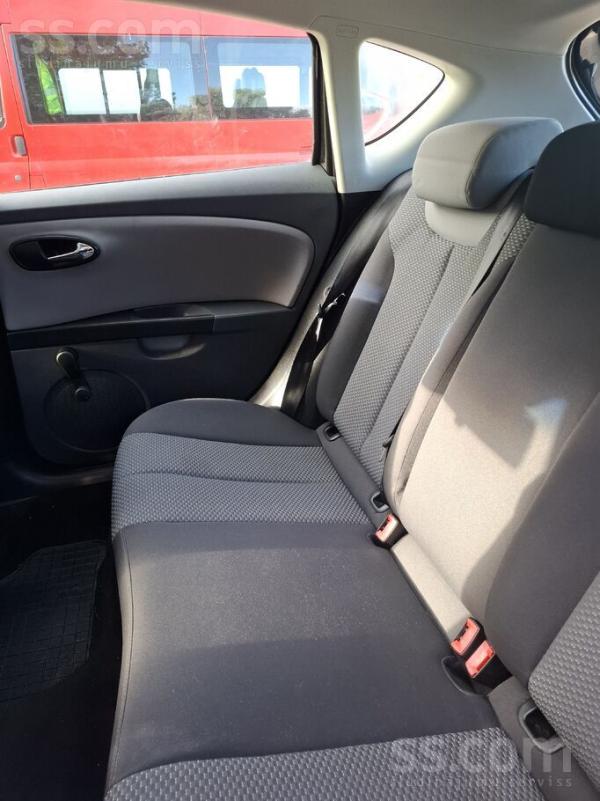 Melns SEAT Leon 2006 Rīga, ar dzinēja tilpumu 1.60 L un nobraukumu 227 tūkst. km par 3000 €, foto 6 vietnē AUTOMOTO.COM.LV
