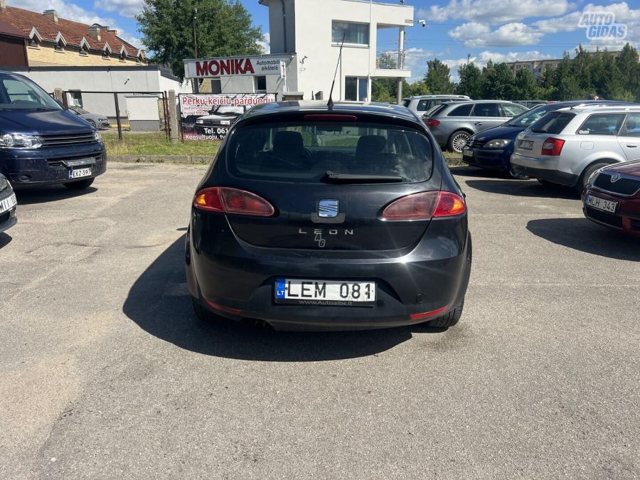 Melns SEAT Leon 2006 Šauļi, ar dzinēja tilpumu 1.90 L un nobraukumu 304 tūkst. km par 899 €, foto 7 vietnē AUTOMOTO.COM.LV