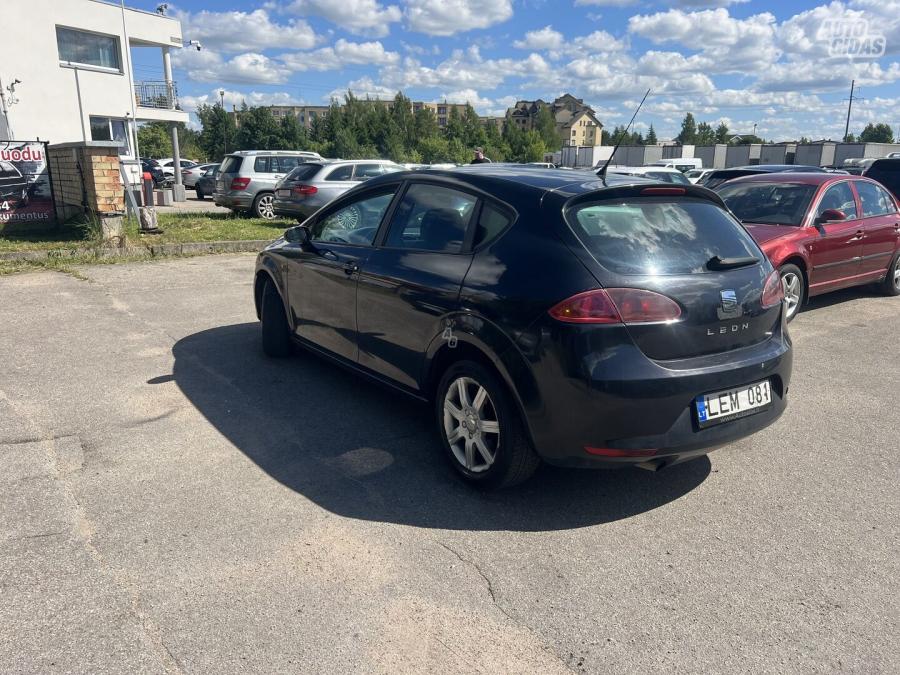 Melns SEAT Leon 2006 Šauļi, ar dzinēja tilpumu 1.90 L un nobraukumu 304 tūkst. km par 899 €, foto 8 vietnē AUTOMOTO.COM.LV