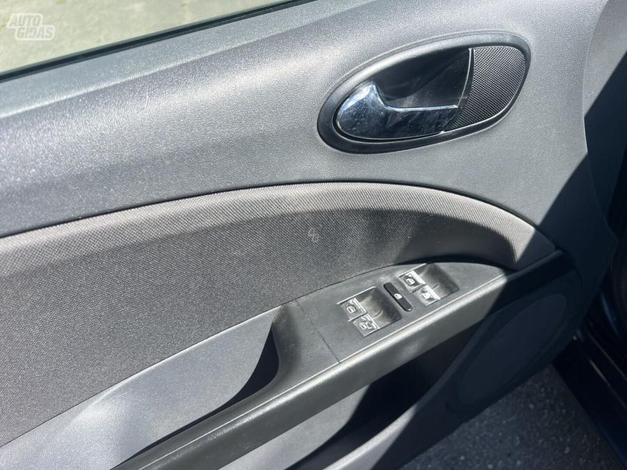 Melns SEAT Leon 2006 Šauļi, ar dzinēja tilpumu 1.90 L un nobraukumu 304 tūkst. km par 899 €, foto 23 vietnē AUTOMOTO.COM.LV