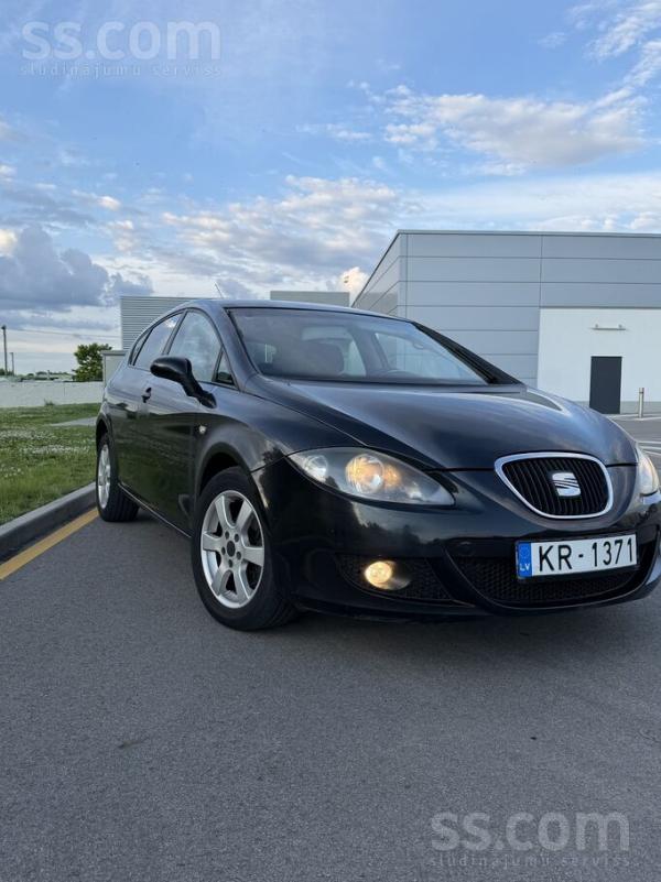 Black SEAT Leon 2006 in Daugavpils, with an engine capacity of 2.00 L and mileage of 281 thousand km for 1550 €, photo 1 on AUTOMOTO.COM.LV