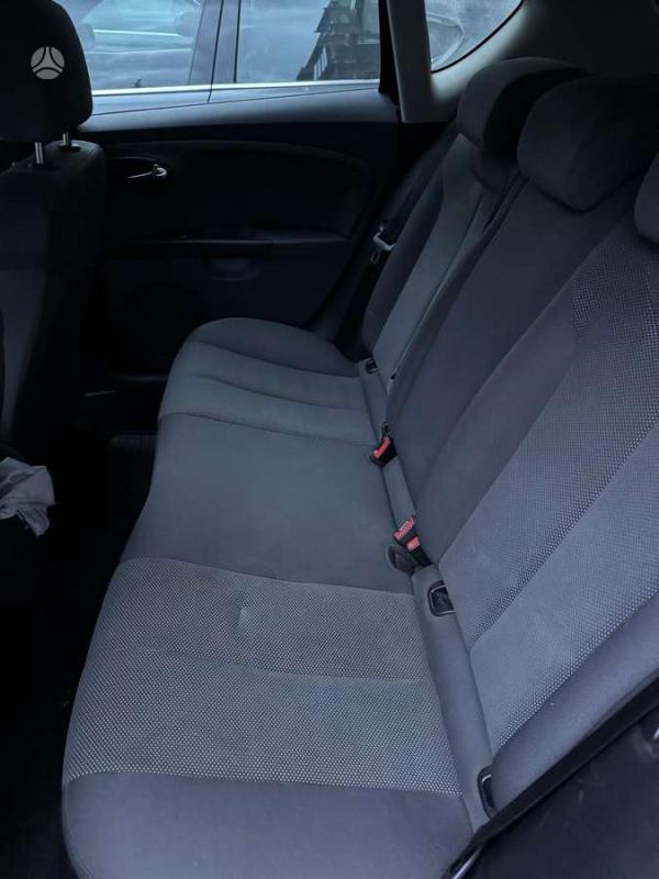 Melns SEAT Leon 2006 Kauņa, ar dzinēja tilpumu 1.90 L un nobraukumu 317 tūkst. km par 1200 €, foto 9 vietnē AUTOMOTO.COM.LV