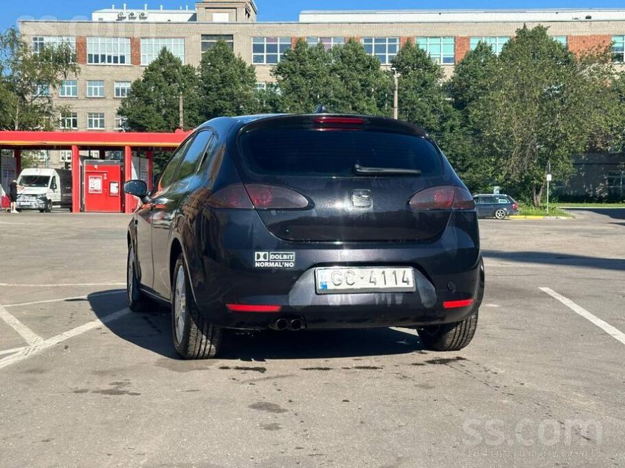 Melns SEAT Leon 2006 Rīga, ar dzinēja tilpumu 2.00 L un nobraukumu 244 tūkst. km par 2800 €, foto 1 vietnē AUTOMOTO.COM.LV