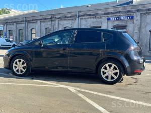Melns SEAT Leon 2006 Rīga, ar dzinēja tilpumu 2.00 L un nobraukumu 244 tūkst. km par 2800 €, foto 3 vietnē AUTOMOTO.COM.LV