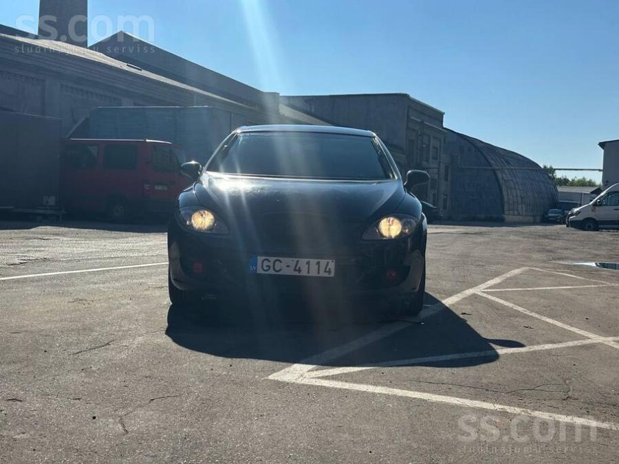 Melns SEAT Leon 2006 Rīga, ar dzinēja tilpumu 2.00 L un nobraukumu 244 tūkst. km par 2800 €, foto 4 vietnē AUTOMOTO.COM.LV