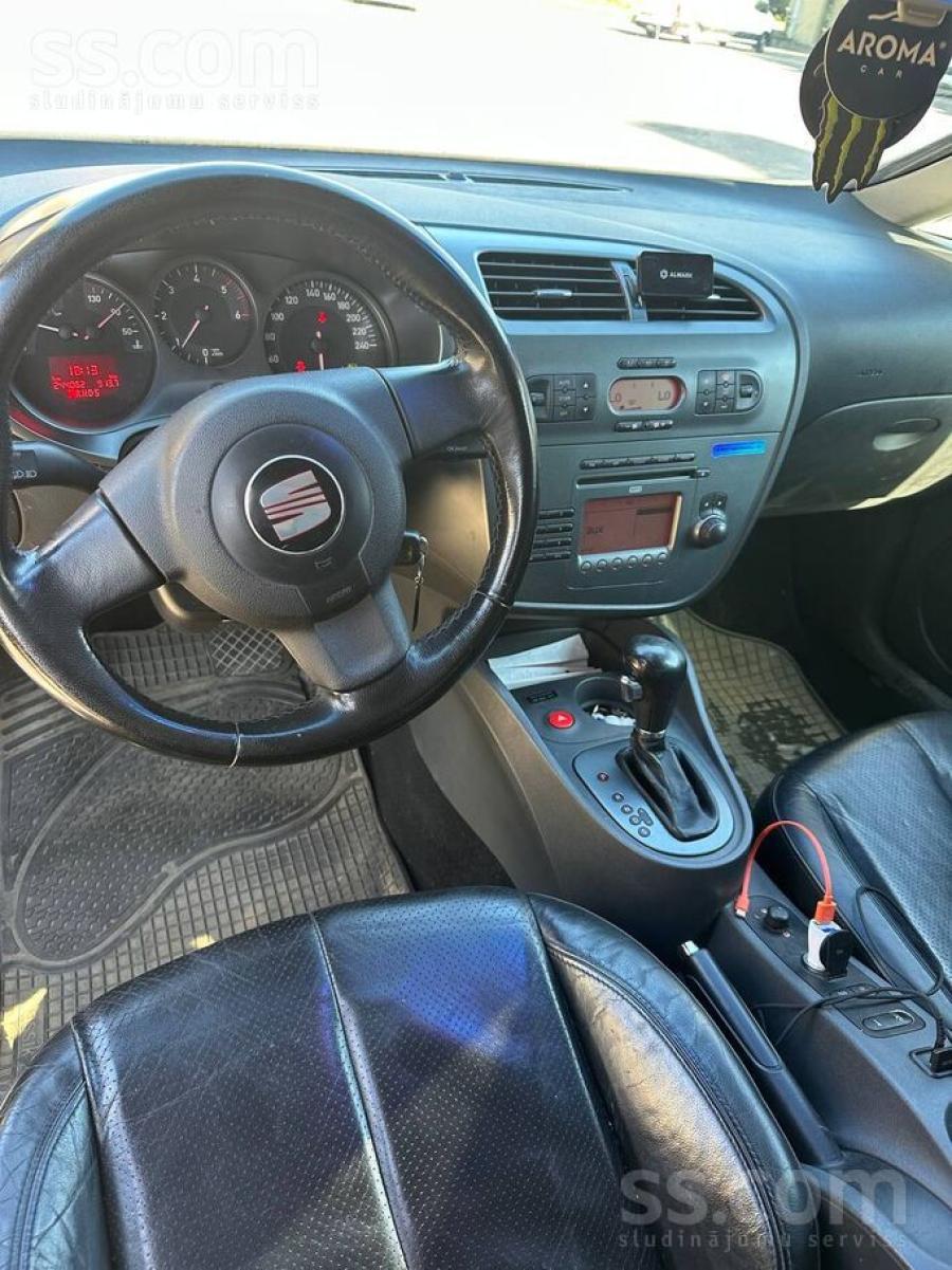 Melns SEAT Leon 2006 Rīga, ar dzinēja tilpumu 2.00 L un nobraukumu 244 tūkst. km par 2800 €, foto 7 vietnē AUTOMOTO.COM.LV