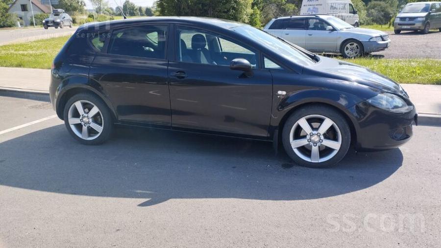 Melns SEAT Leon 2006 Ogre, ar dzinēja tilpumu 2.00 L un nobraukumu 394 tūkst. km par 2050 €, foto 3 vietnē AUTOMOTO.COM.LV