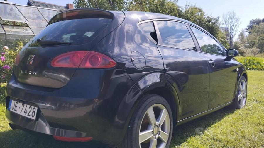 Melns SEAT Leon 2006 Ogre, ar dzinēja tilpumu 2.00 L un nobraukumu 394 tūkst. km par 2050 €, foto 8 vietnē AUTOMOTO.COM.LV