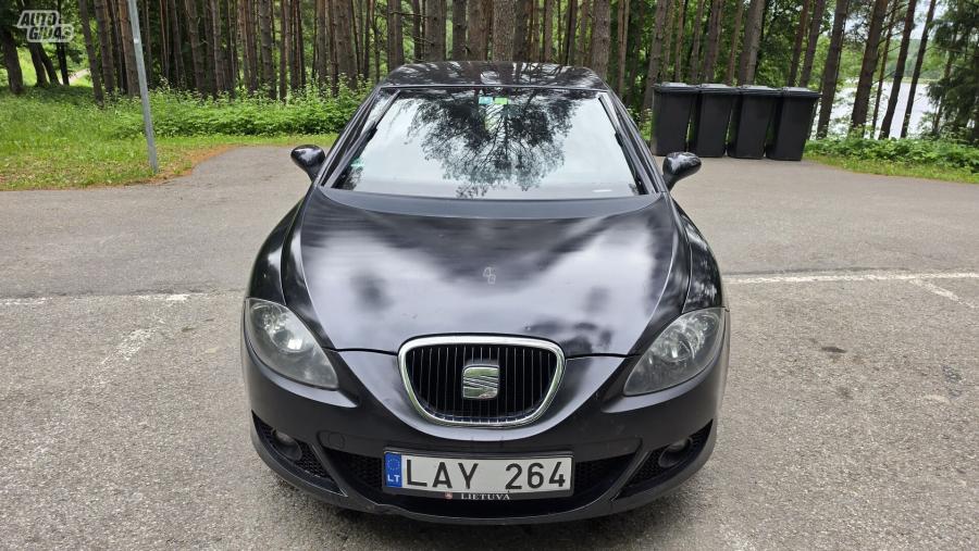 Melns SEAT Leon 2006 Zarasai, ar dzinēja tilpumu 2.00 L un nobraukumu 272 tūkst. km par 1300 €, foto 1 vietnē AUTOMOTO.COM.LV