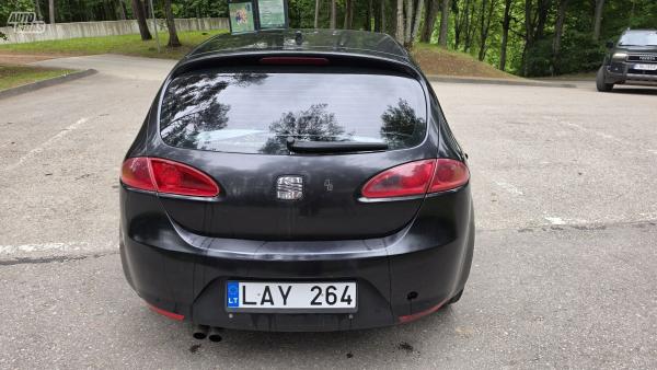 Black SEAT Leon 2006 in Zarasai, with an engine capacity of 2.00 L and mileage of 272 thousand km for 1300 €, photo 5 on AUTOMOTO.COM.LV