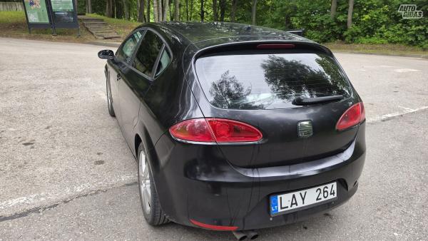 Black SEAT Leon 2006 in Zarasai, with an engine capacity of 2.00 L and mileage of 272 thousand km for 1300 €, photo 6 on AUTOMOTO.COM.LV
