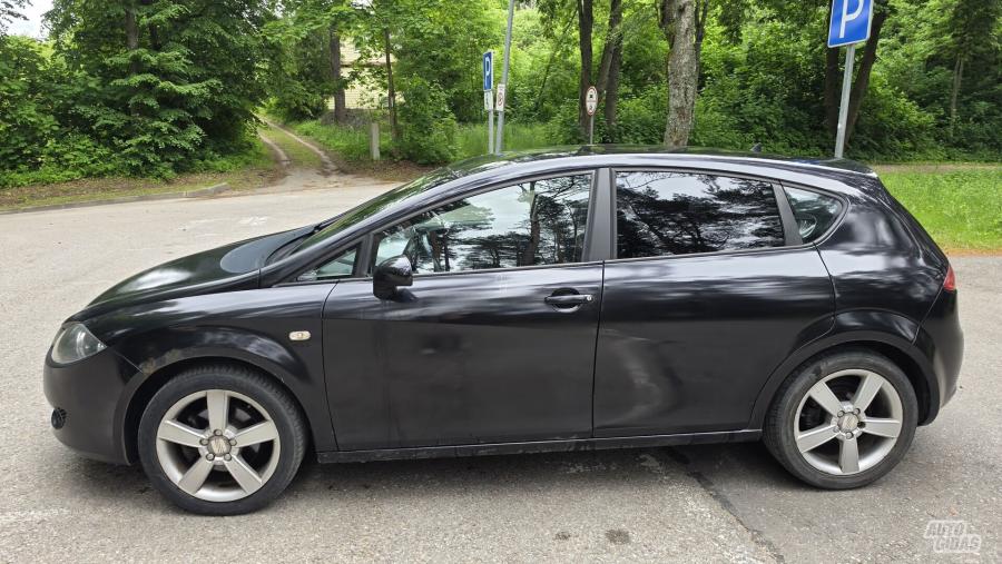 Melns SEAT Leon 2006 Zarasai, ar dzinēja tilpumu 2.00 L un nobraukumu 272 tūkst. km par 1300 €, foto 9 vietnē AUTOMOTO.COM.LV