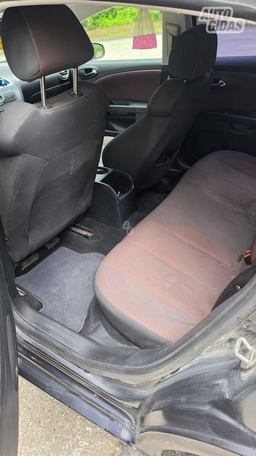 Melns SEAT Leon 2006 Zarasai, ar dzinēja tilpumu 2.00 L un nobraukumu 272 tūkst. km par 1300 €, foto 14 vietnē AUTOMOTO.COM.LV