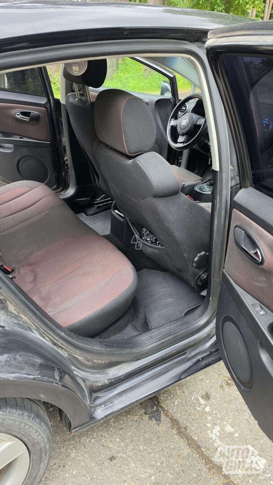 Melns SEAT Leon 2006 Zarasai, ar dzinēja tilpumu 2.00 L un nobraukumu 272 tūkst. km par 1300 €, foto 15 vietnē AUTOMOTO.COM.LV
