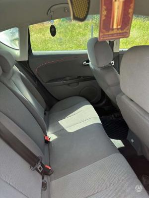 Melns SEAT Leon 2006 Viļņa, ar dzinēja tilpumu 1.97 L un nobraukumu 315 tūkst. km par 1500 €, foto 7 vietnē AUTOMOTO.COM.LV