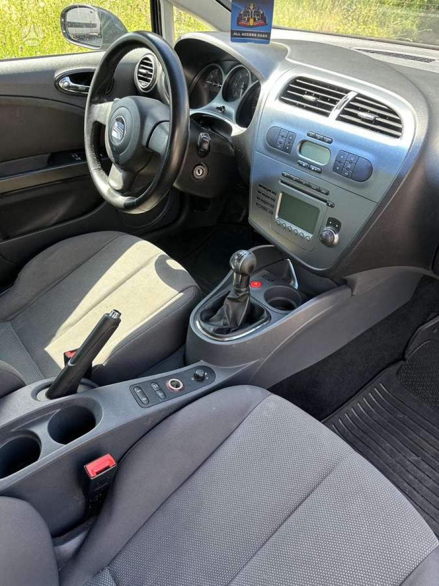 Melns SEAT Leon 2006 Viļņa, ar dzinēja tilpumu 1.97 L un nobraukumu 315 tūkst. km par 1500 €, foto 8 vietnē AUTOMOTO.COM.LV