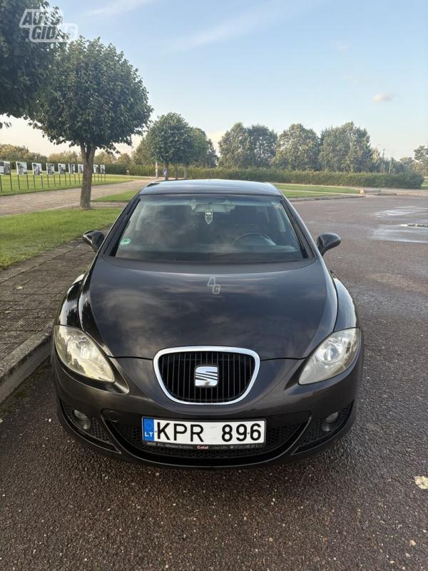 Black SEAT Leon 2006 in Kaunas, with an engine capacity of 2.00 L and mileage of 276 thousand km for 999 €, photo 2 on AUTOMOTO.COM.LV