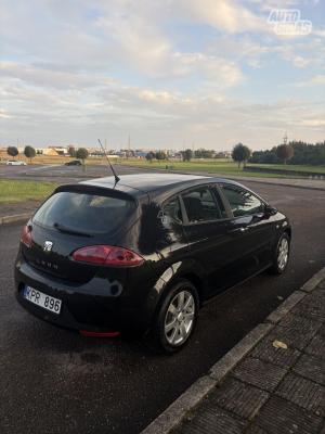 Black SEAT Leon 2006 in Kaunas, with an engine capacity of 2.00 L and mileage of 276 thousand km for 999 €, photo 7 on AUTOMOTO.COM.LV