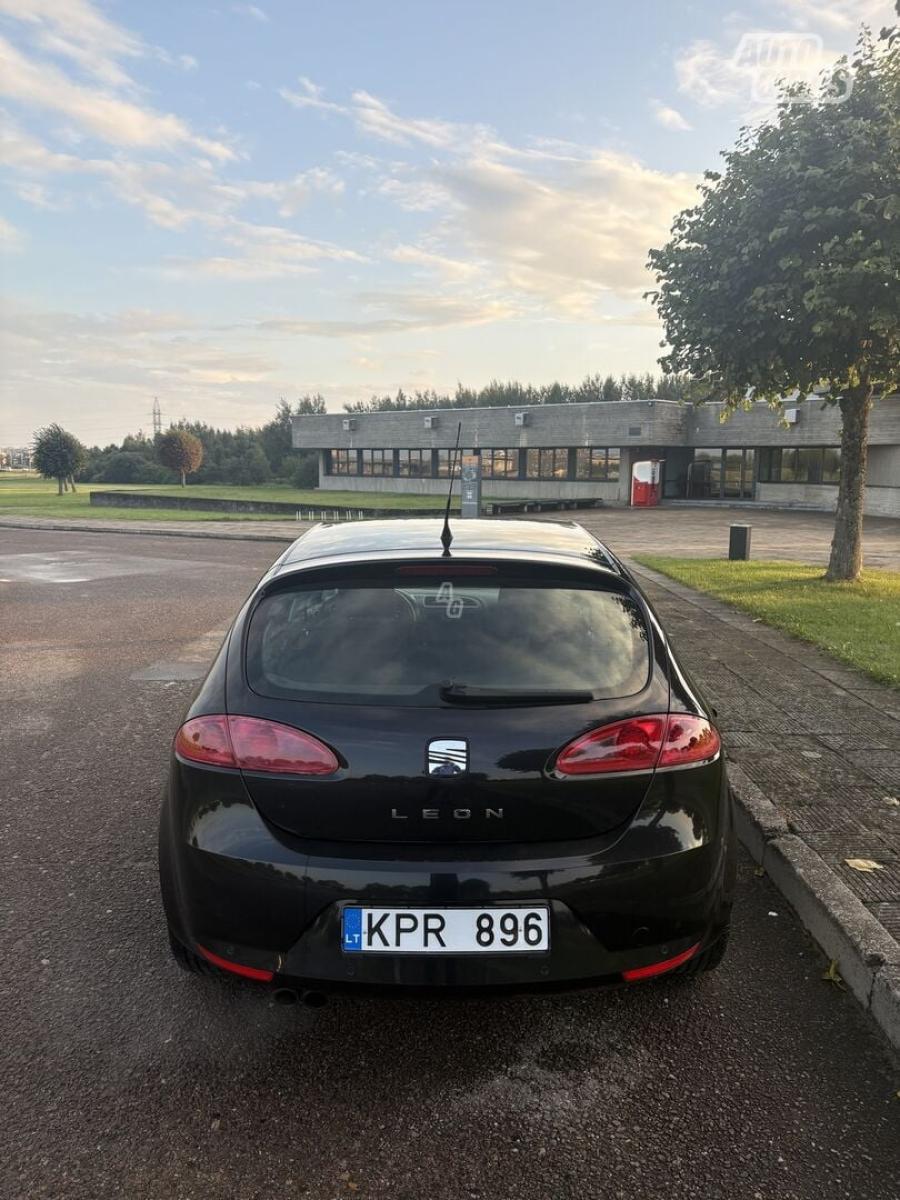 Melns SEAT Leon 2006 Kauņa, ar dzinēja tilpumu 2.00 L un nobraukumu 276 tūkst. km par 999 €, foto 6 vietnē AUTOMOTO.COM.LV