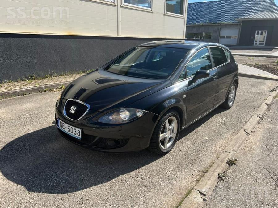 Melns SEAT Leon 2006 Cēsis, ar dzinēja tilpumu 1.90 L un nobraukumu 288 tūkst. km par 1200 €, foto 4 vietnē AUTOMOTO.COM.LV
