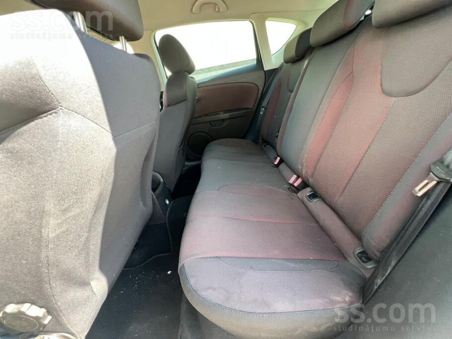 Melns SEAT Leon 2006 Cēsis, ar dzinēja tilpumu 1.90 L un nobraukumu 288 tūkst. km par 1200 €, foto 5 vietnē AUTOMOTO.COM.LV