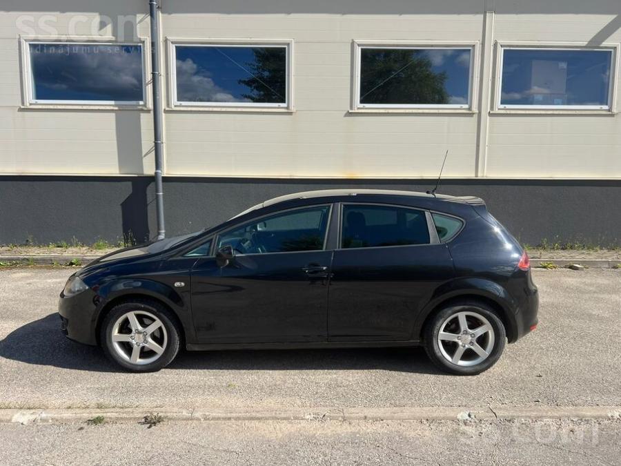 Melns SEAT Leon 2006 Cēsis, ar dzinēja tilpumu 1.90 L un nobraukumu 288 tūkst. km par 1200 €, foto 7 vietnē AUTOMOTO.COM.LV