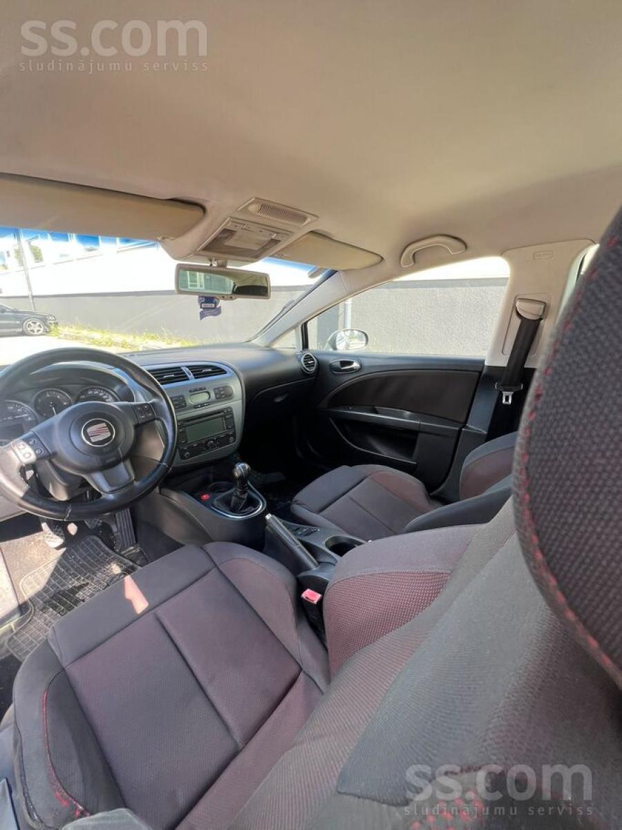 Melns SEAT Leon 2006 Cēsis, ar dzinēja tilpumu 1.90 L un nobraukumu 288 tūkst. km par 1200 €, foto 9 vietnē AUTOMOTO.COM.LV